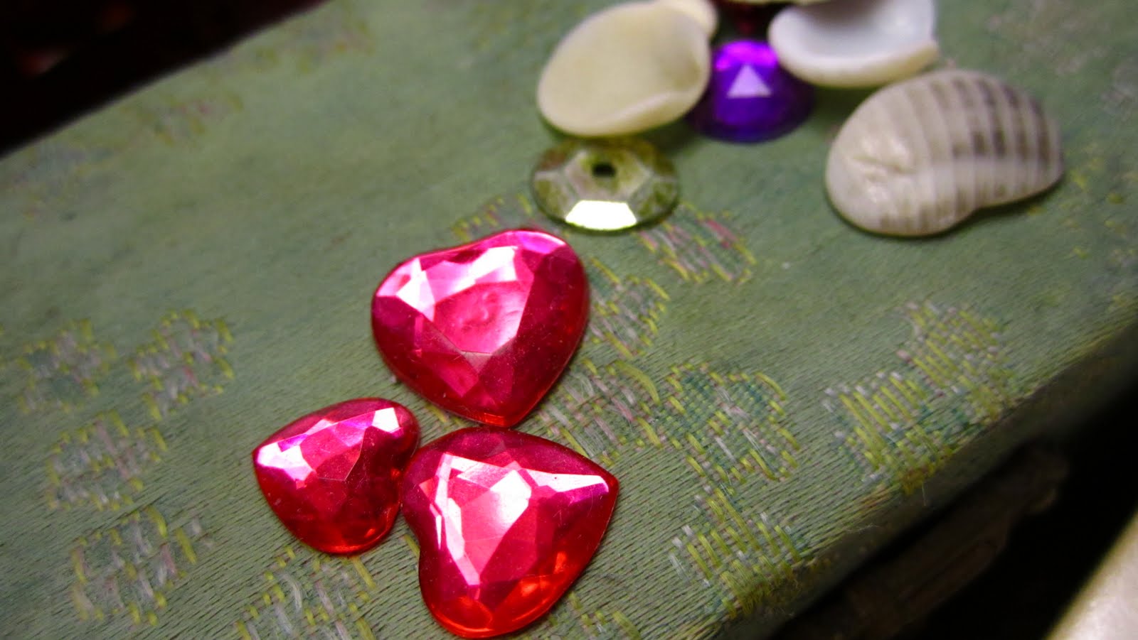 Random Black Heart Glitter Moments: Shiny things