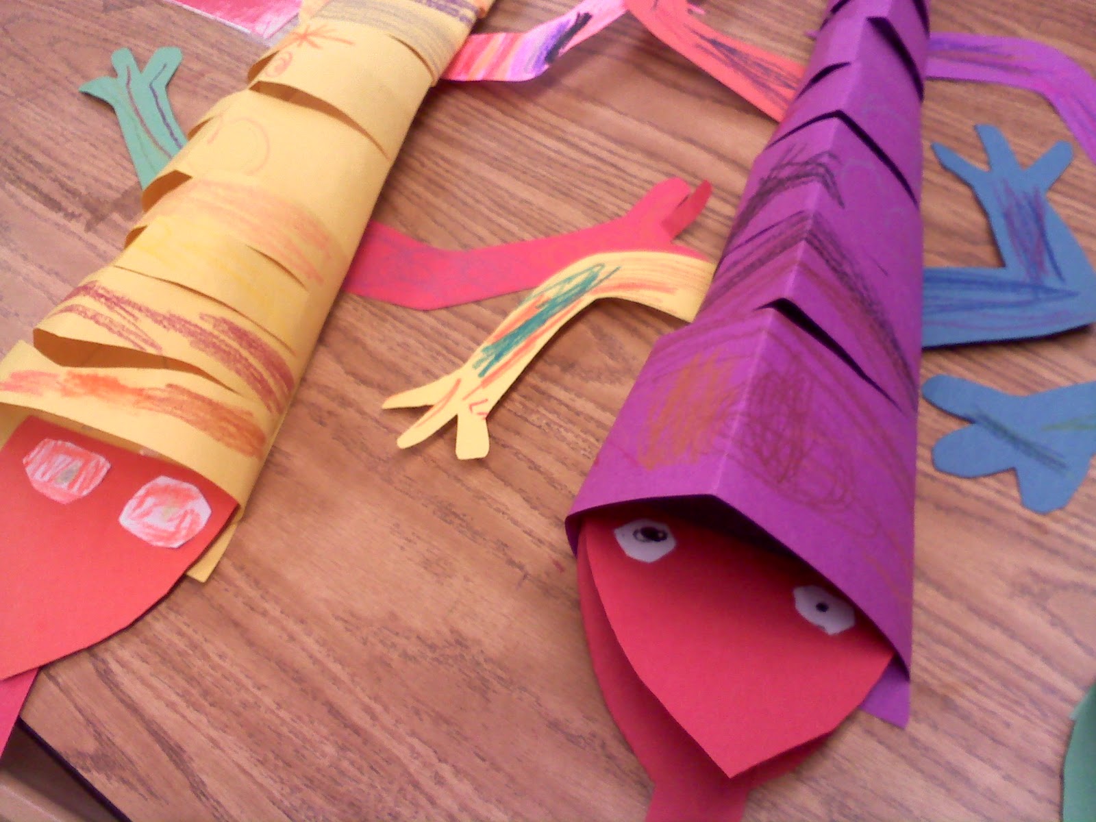 Color is My Day: Paper Lizard Sculptures
