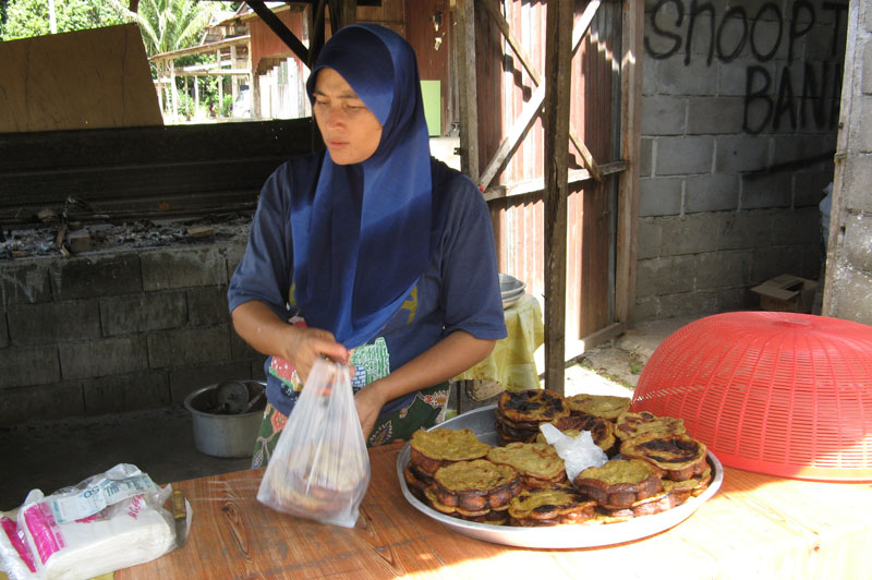 adab|belajar|cucur: spesies yang timbul di bulan puasa: akok bunga