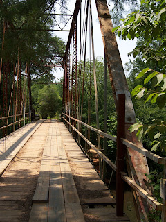 page 47: Pics of Stuckey's Bridge....