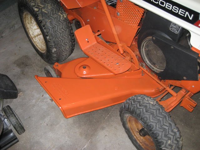 1969 Jacobsen Chief 1000: Mower deck