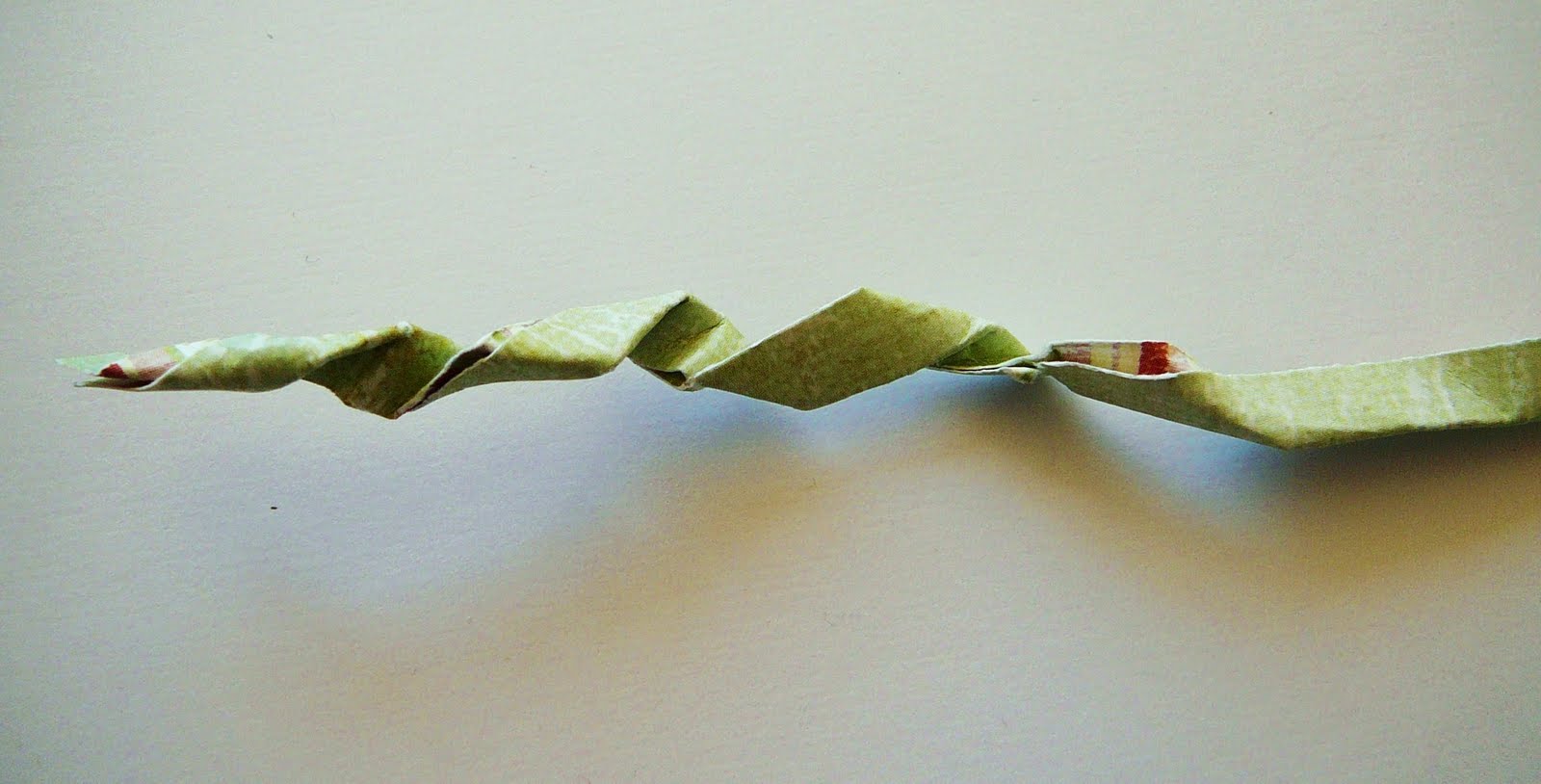 Me and the Little Rascals: Twisty Flower Tutorial & FP Layout