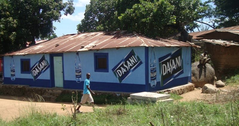 NYUMBA MABANGO KWA MATANGAZO YA BIASHARA. JE! MWENYE NYUMBA ANANUFAIKA ...