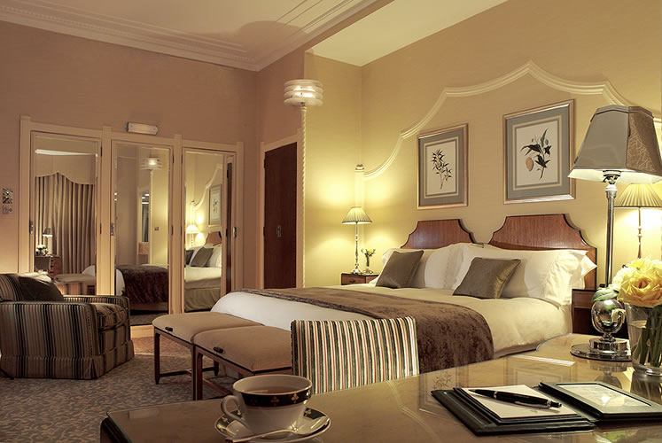 Claridge's Luxuries: Suites and Rooms at Claridge's
