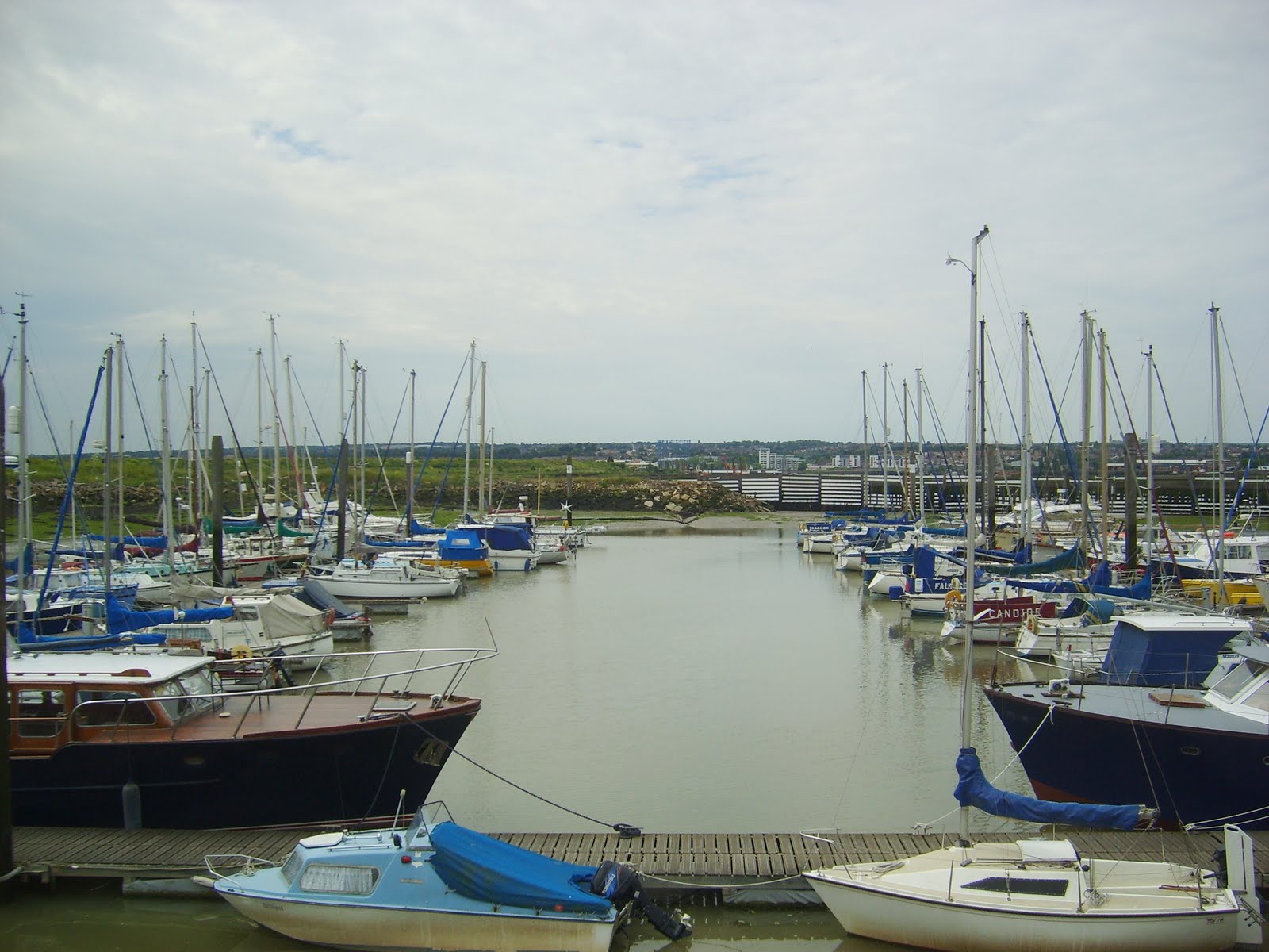 Notes from Kent's Hoo Peninsula: Hoo Marina, Vicarage Lane, Hoo St ...