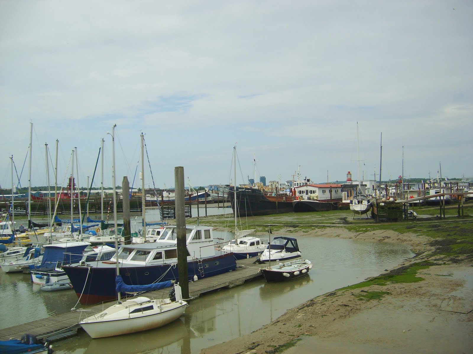 Notes from Kent's Hoo Peninsula: Hoo Marina, Vicarage Lane, Hoo St ...