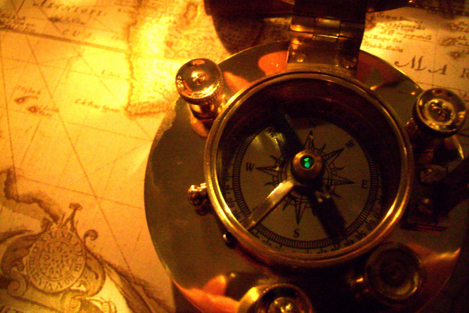 clairedulalune: The Ghost Face in the Compass