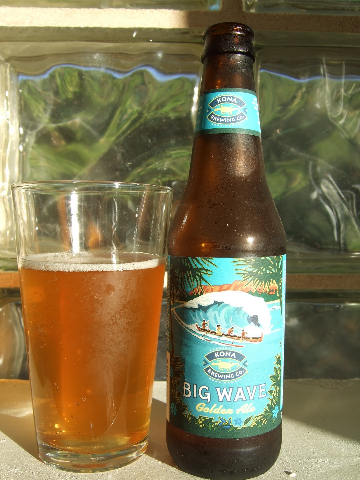 Oahu's Brews, News, and Reviews: Kona Brewing Co. - Big Wave Golden Ale
