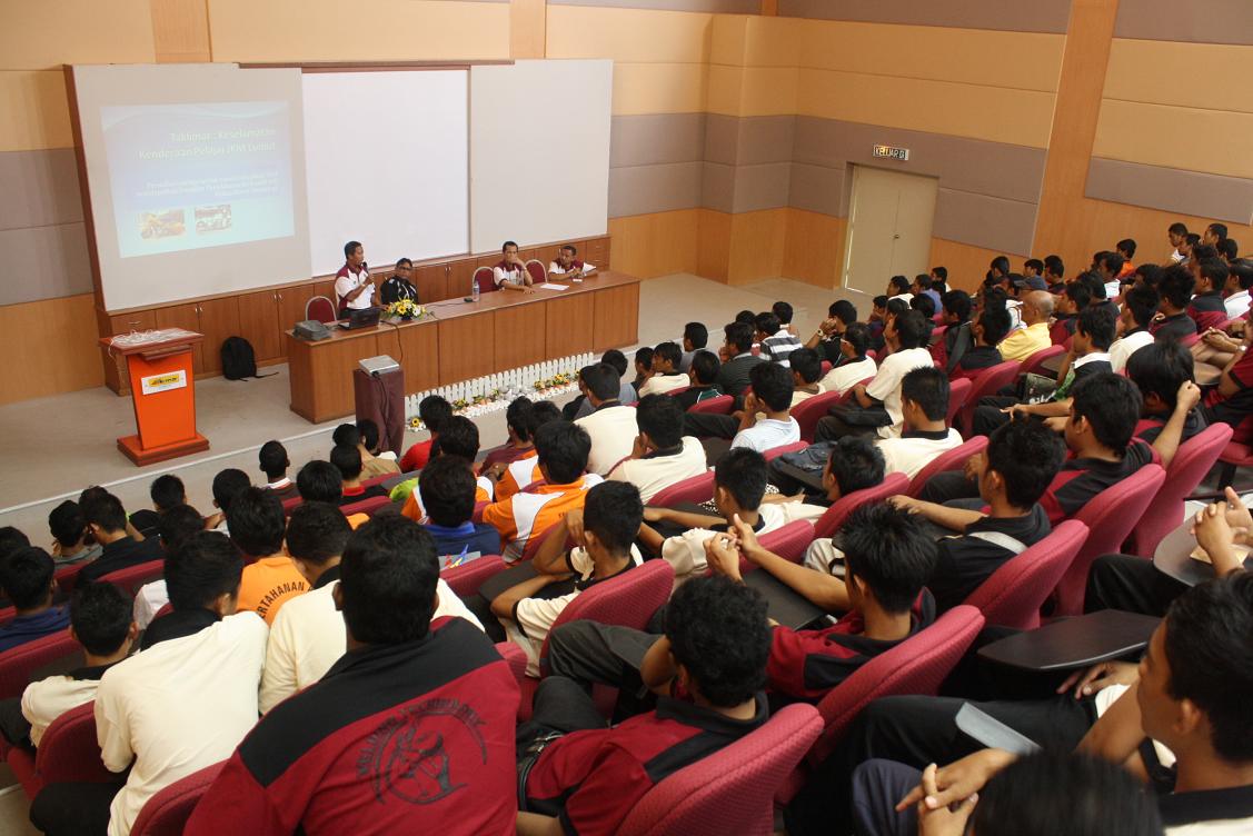 5S IKML: Taklimat Keselamatan Kenderaan Palajar IKM Lumut