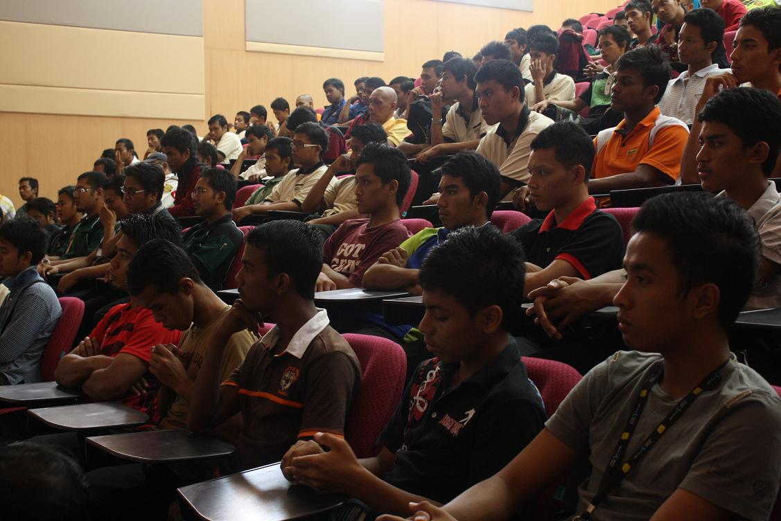 5S IKML: Taklimat Keselamatan Kenderaan Palajar IKM Lumut