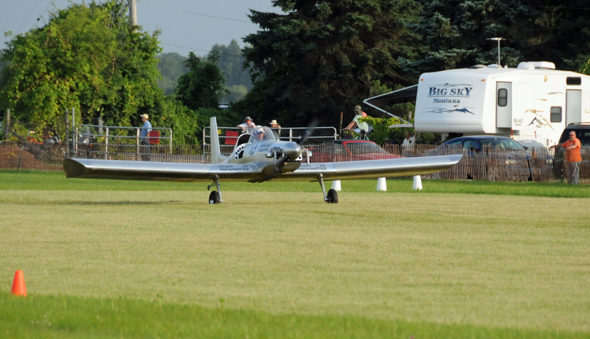 Standard Pilot Blog: At the Light Sport / Ultralight Field at Oshkosh