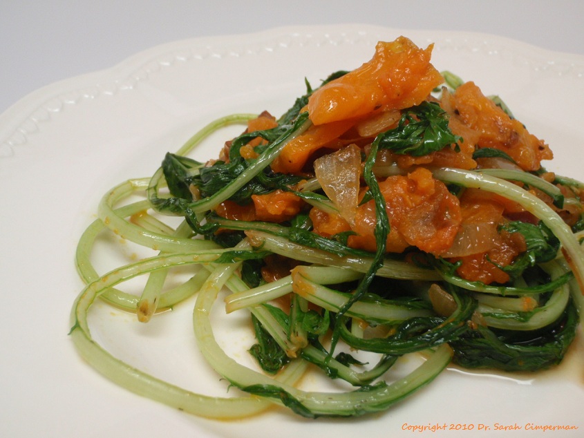 Mizuna with Tomatoes and Garlic