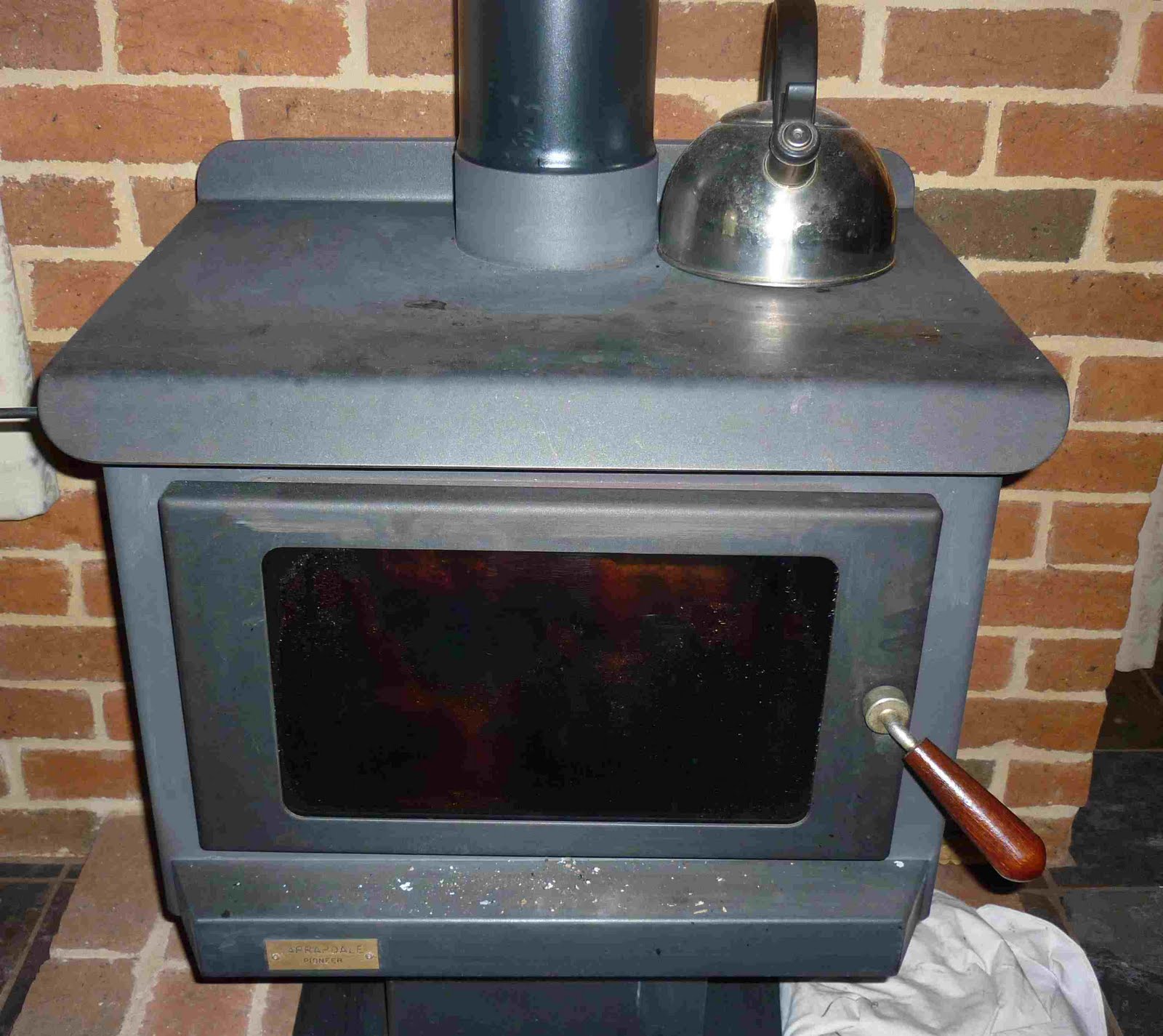 Simpleliving: Slow Combustion Fire