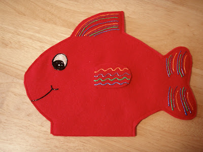 Outside the box!: Puppet Theater Kit: the animal puppets