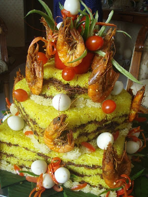 chunky bites cakes: Pulut Kuning -stacked