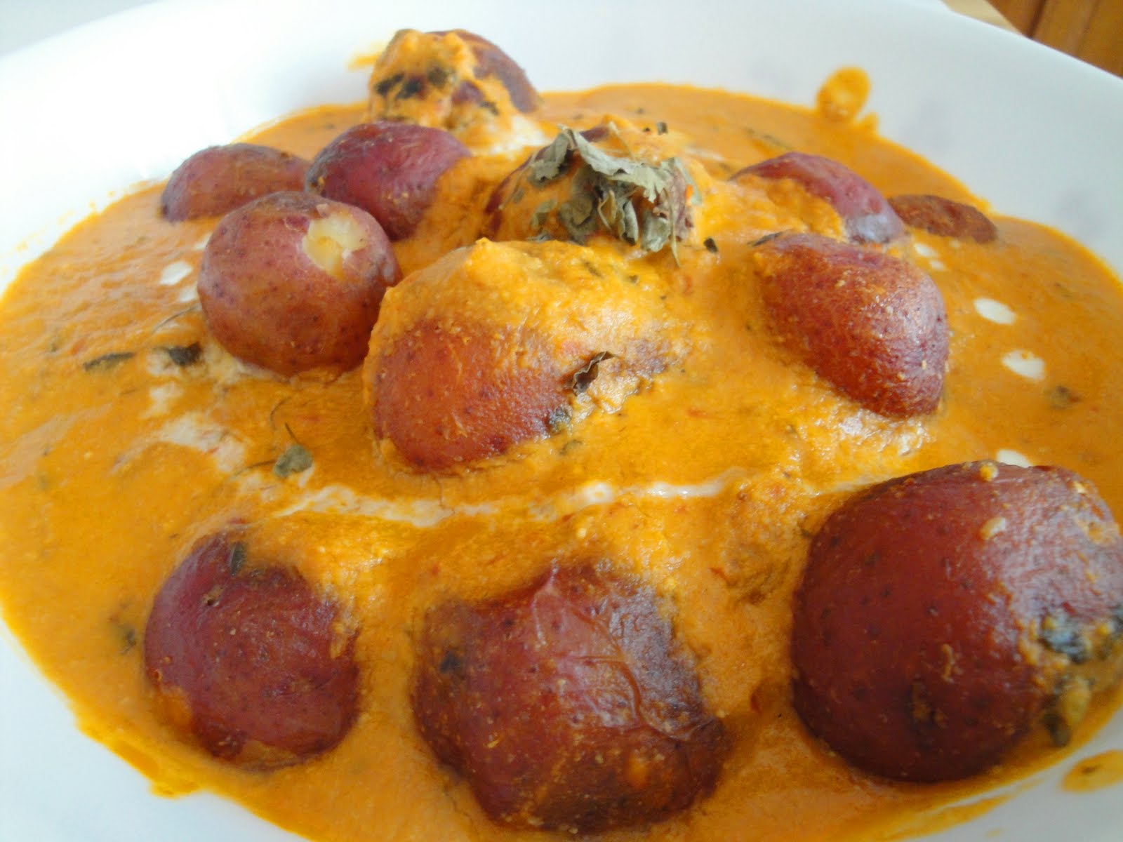 cumin and cardamom: Dum Aloo Banarasi