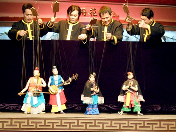 Chinese Culture: The Artistic Characteristics of Chinese Puppetry