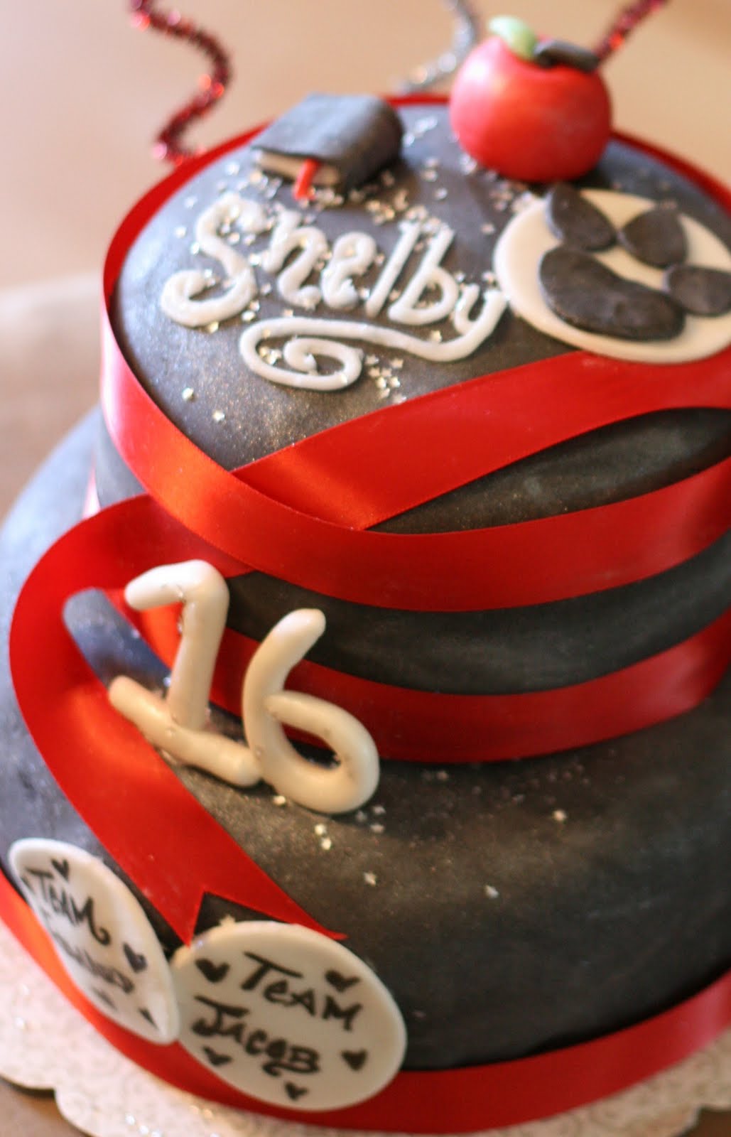 Sarah's Stylish Cakes: Purple Petals Wedding Cake, Ledgemont Redskin ...