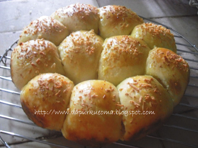 Dapur Kue Oma: RESEP ROTI MANIS ( Istimewa )