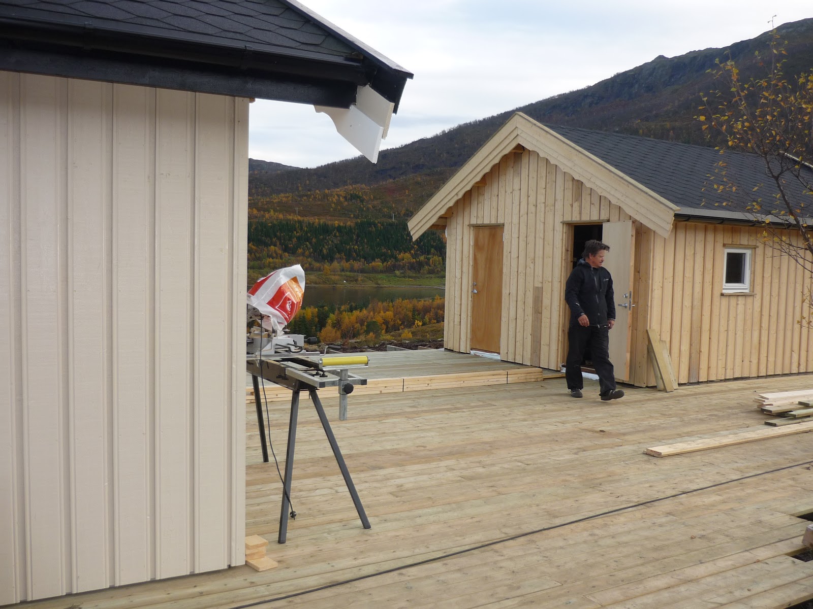 L i l i a n`s H o b b y :): Uthus på hytta!