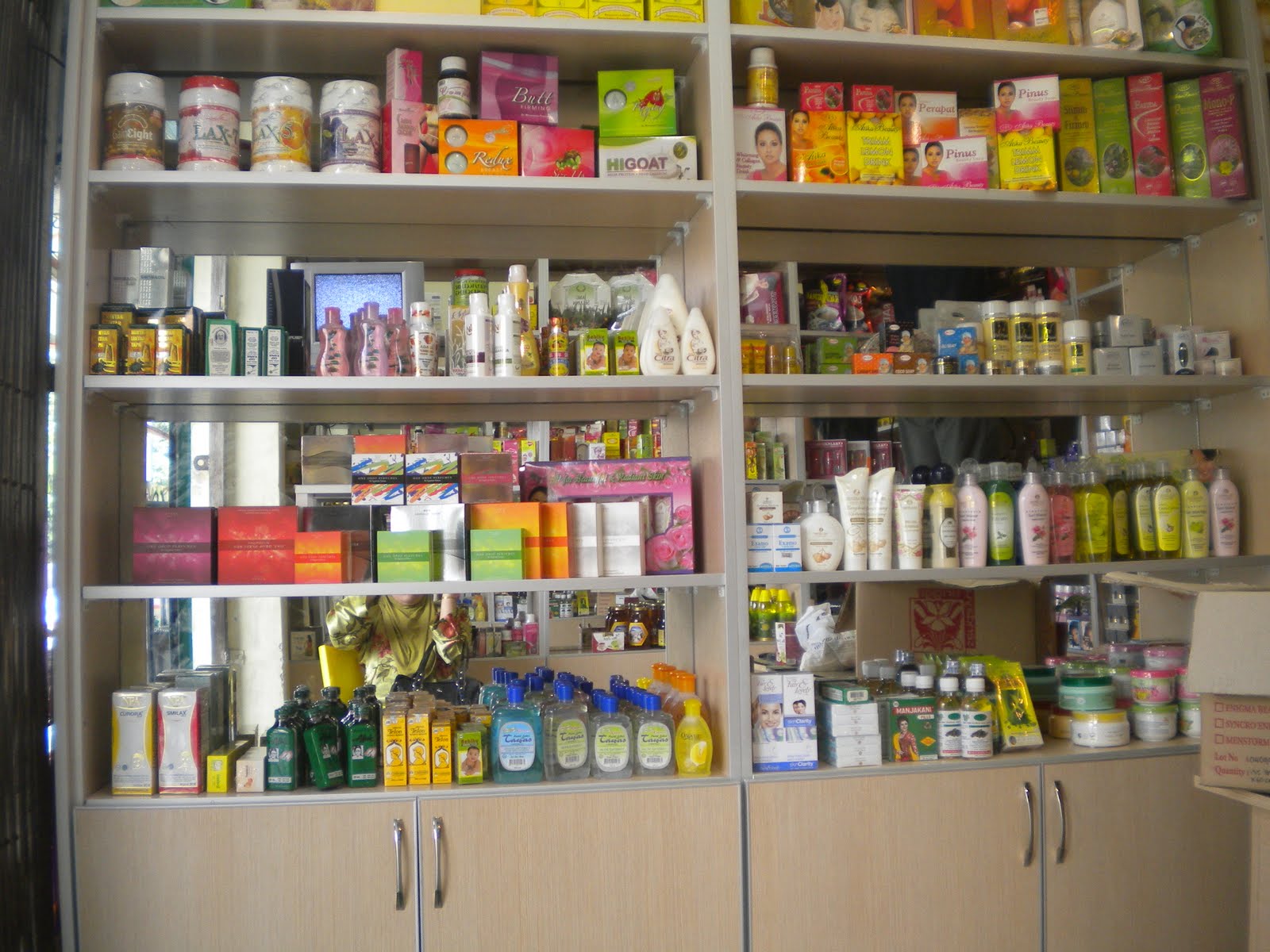 DAMIA HOME RENOVATION: Tempahan Rak Kabinet Kaca ( Kedai Menjual ...