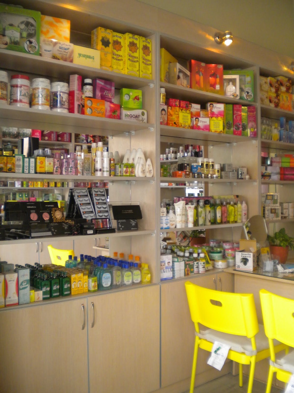 15+ Rak Kaca Kedai, Konsep Terbaru!