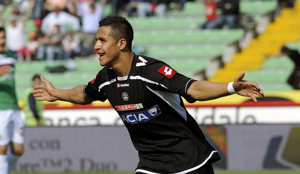 Man United target Alexis Sánchez eyes Premier League future | inside ...