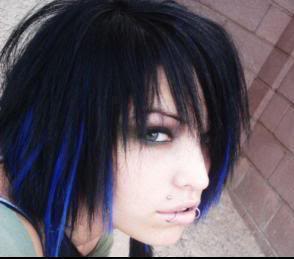 Layered Hairstyle: Short Scene Girls Hairstyles