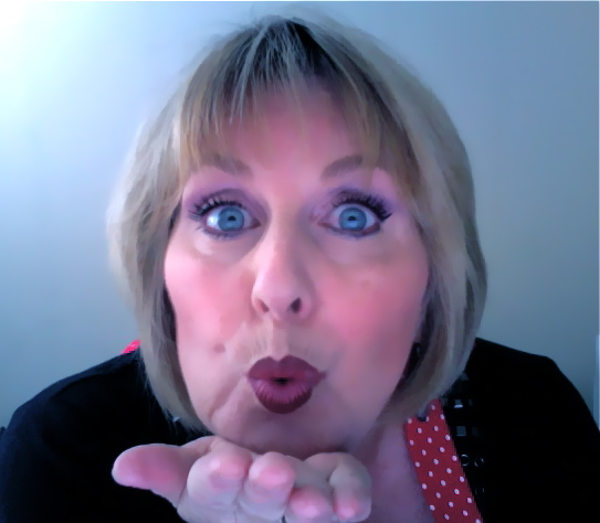 "HoLiDaZe" with Gaye Shoell