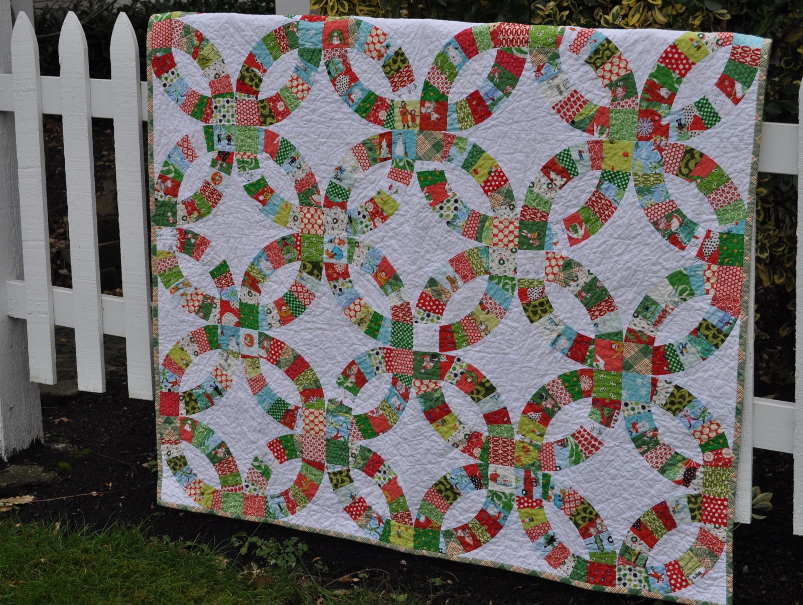Lucy & Norman: Christmas Pickledish Quilt!