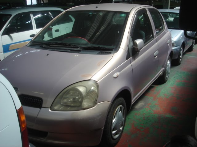 OKTTA ENTERPRISES INC.: TOYOTA VITZ 2001 (Light Pink)