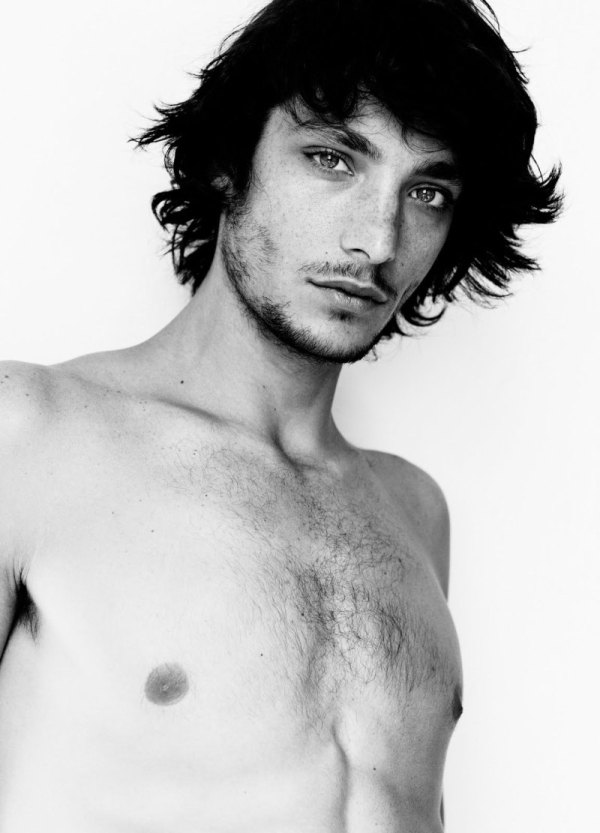 LOS MAS HOMBRES: Entrevista a Lucho Jacob, modelo argentino