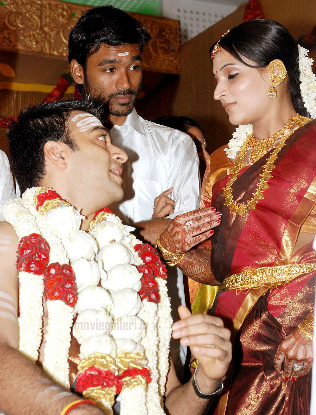 Aishwarya Dhanush @ Soundarya Rajinikanth Wedding Photos, Pictures ...