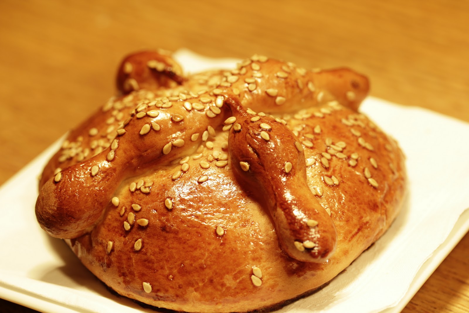 Photofood: Pan de Muerto, "Bread of the Dead".