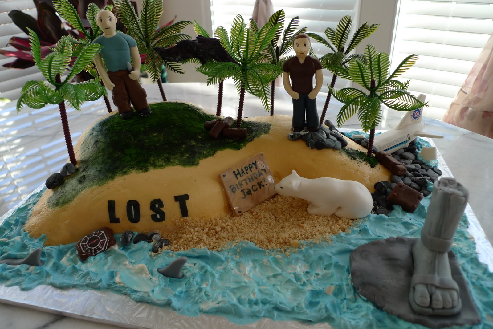 Cakebee: Destiny calls for a LOST cake...