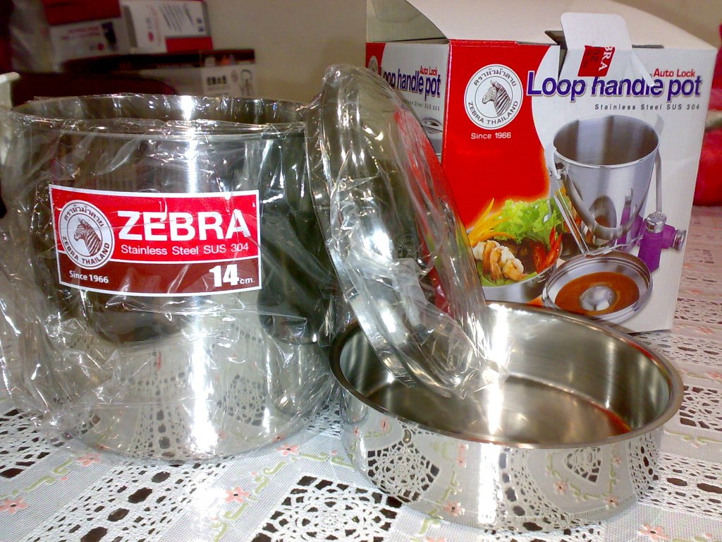 Andrew's kitchen store: Zebra brand Loop Handle Pot