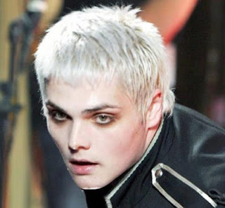 confessions of a teenager who is confused!: Gerard Way as the sex god?????