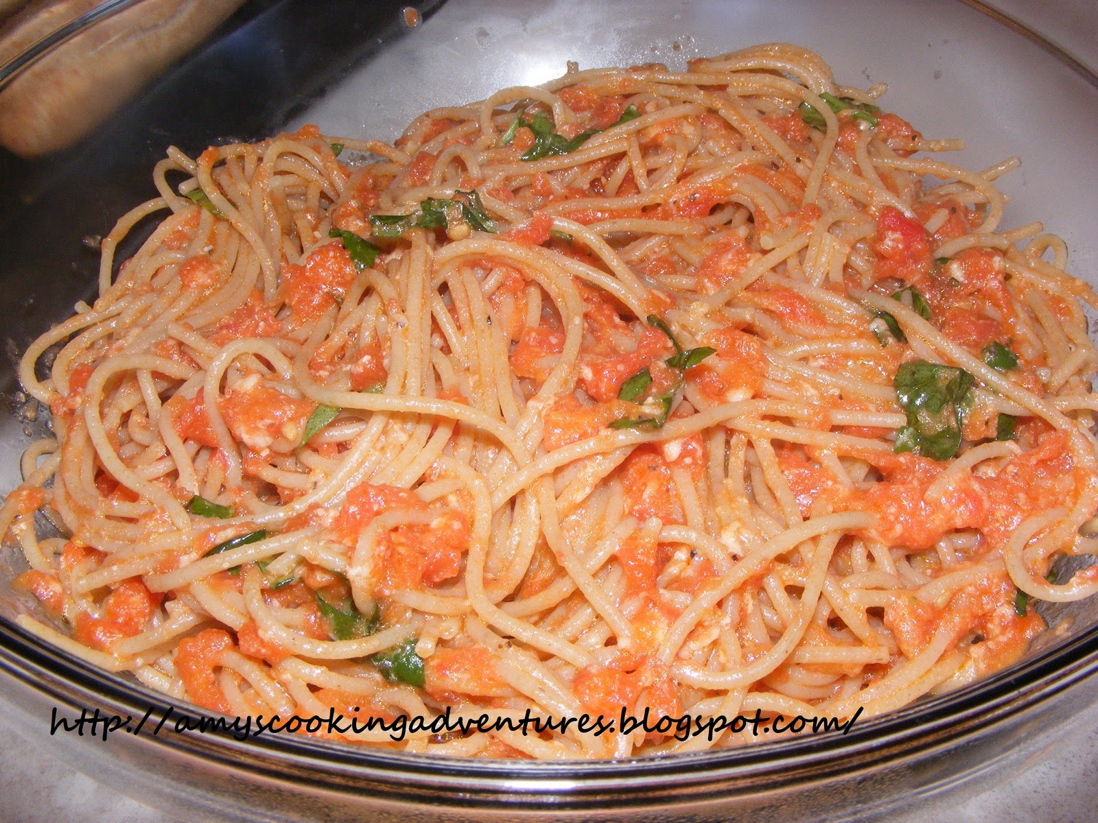 Spaghetti with Fresh Tomato Basil Sauce