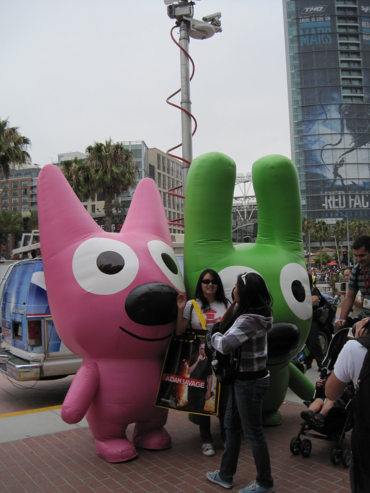 Behind the Scenes at Stuart Ng Books: The fun part of comic con ...