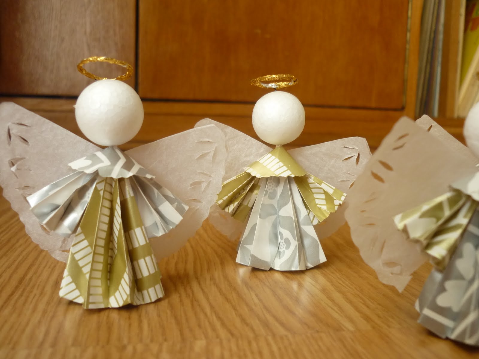 Hartia emancipata: Ingerasi