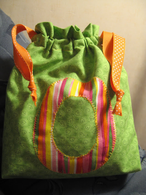 Liza & Dan's Bloggings: Tutorial - Lined Drawstring "Fat Quarter" Pouch