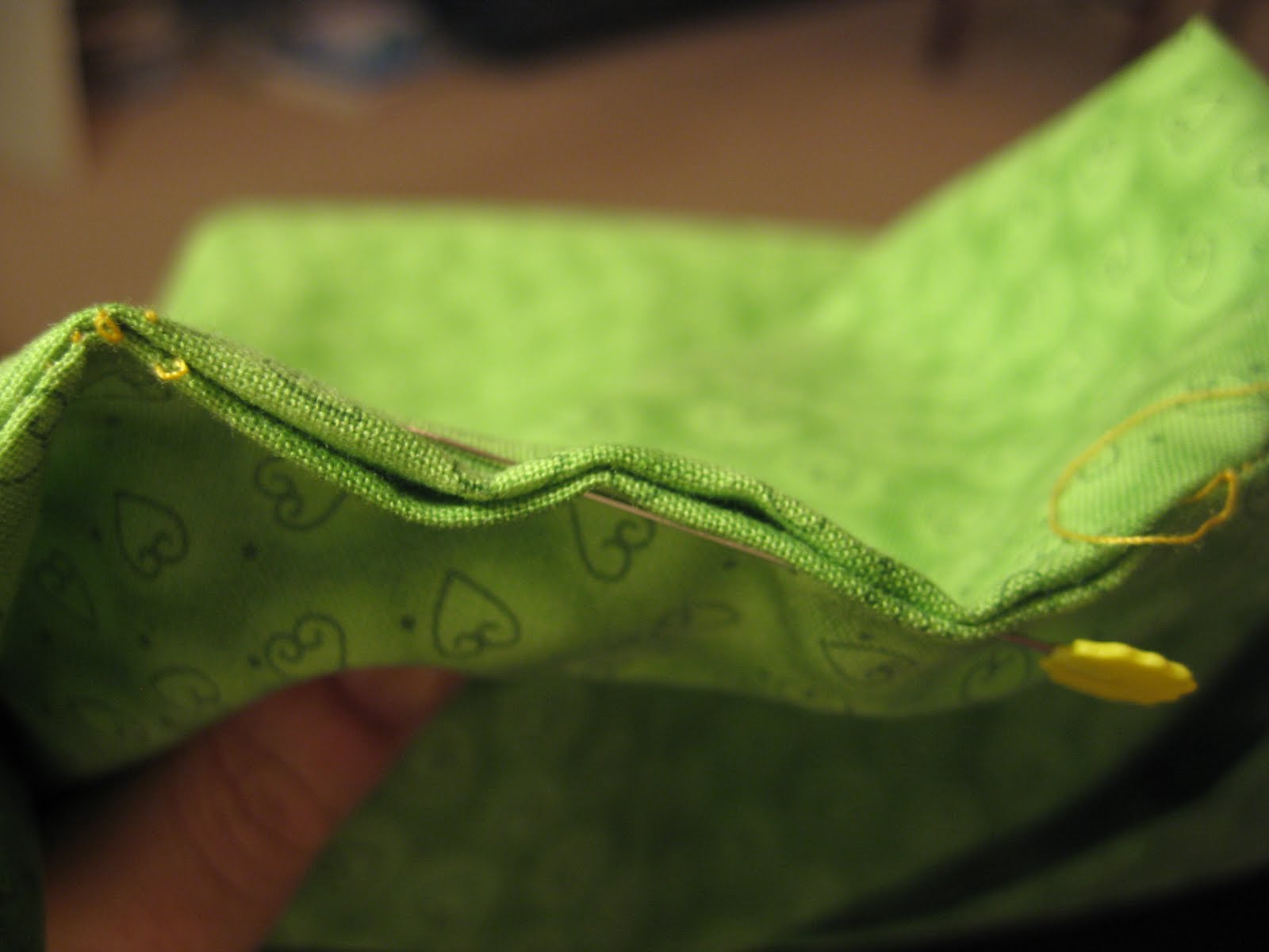Liza & Dan's Bloggings: Tutorial - Lined Drawstring "Fat Quarter" Pouch