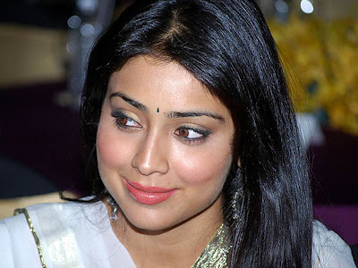 Shriya saran with cute lips | Glamorous Bollywood Actress