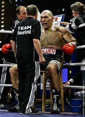 Os Panetones: Nikolai Valuev "Gigante Russo" Campeão Mundial de Boxe