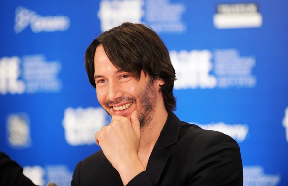 KEANEWS: Keanu Reeves poses for a portrait during the 2010 Toronto ...