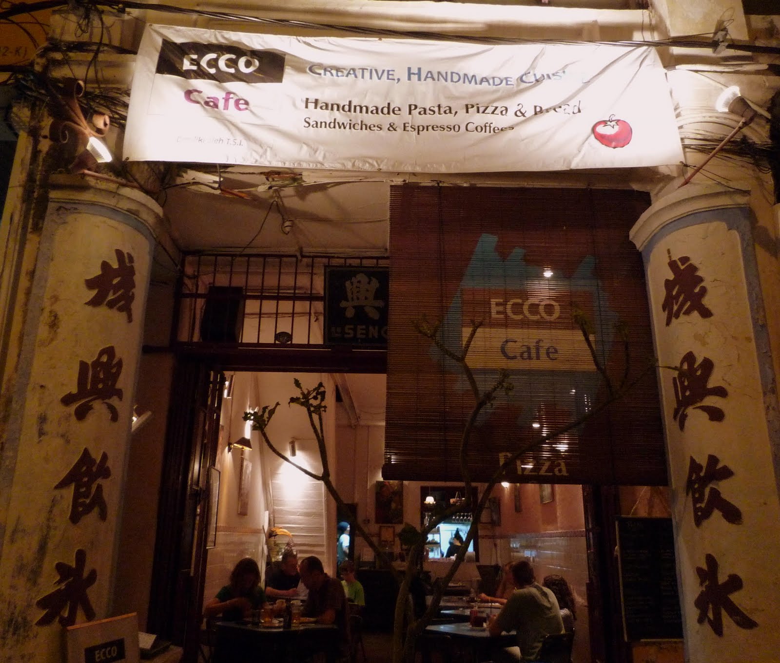 A Coffeeholic's Travel Tale: Homestyle Italian Fare at Ecco Cafe