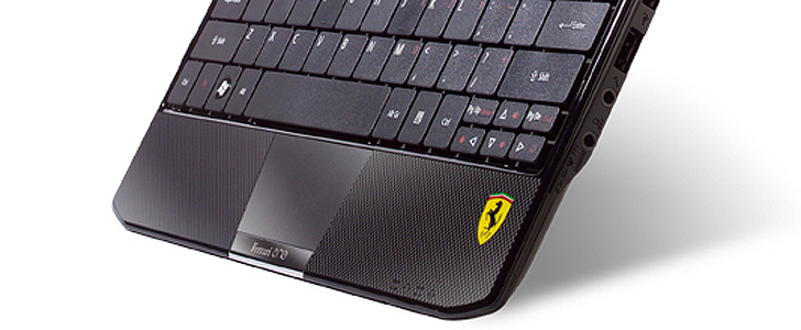 OHE YEAH MERA STYLE HAI: Acer Ferrari One Laptop