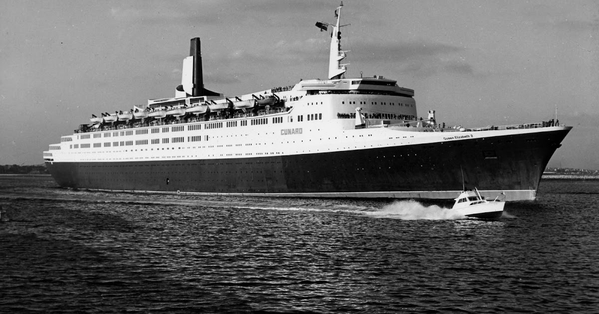 RMS QUEEN ELIZABETH 2: QE2 in Boston 1971-11-13