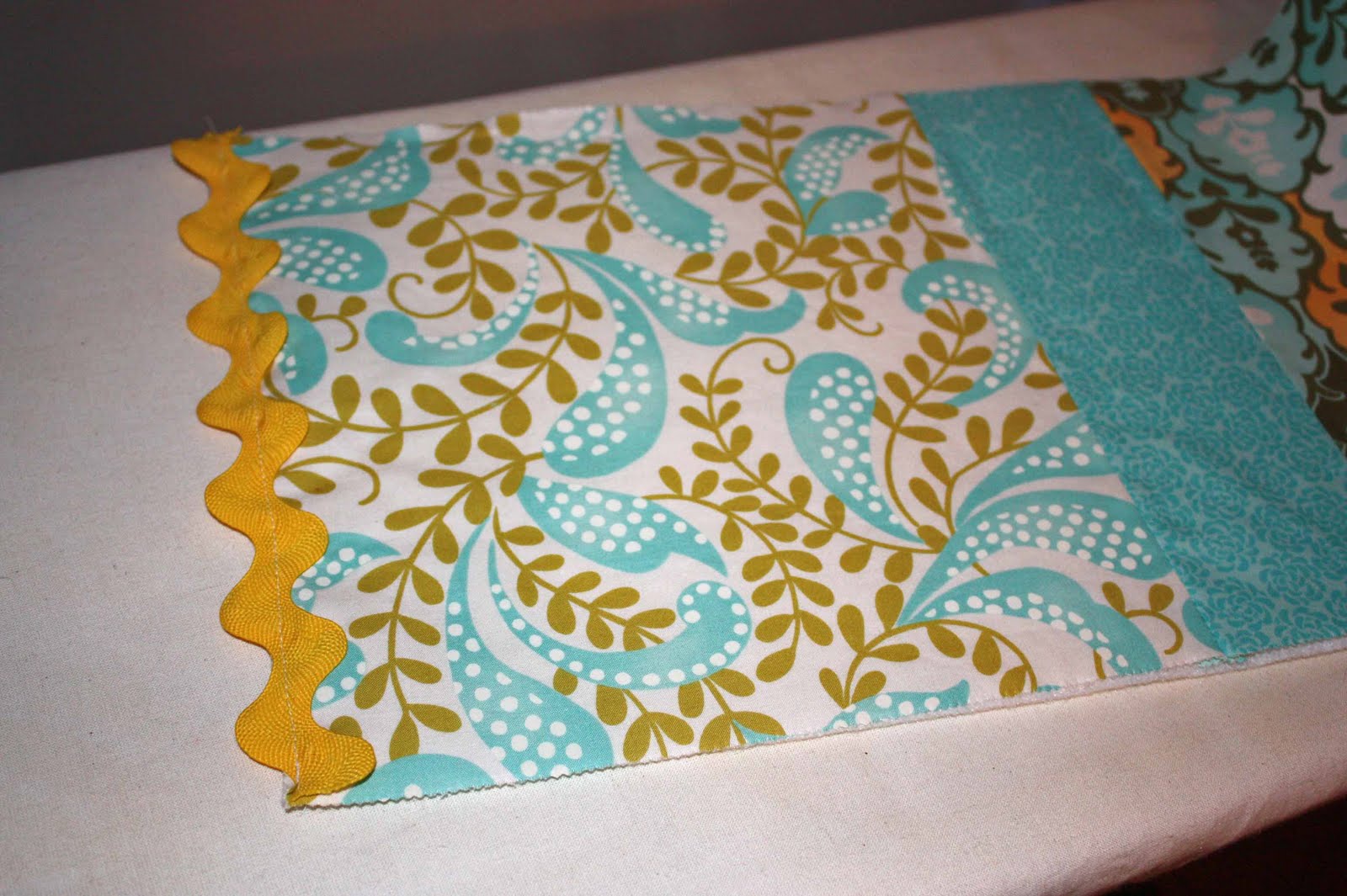 me & my scraps: simple side table runner