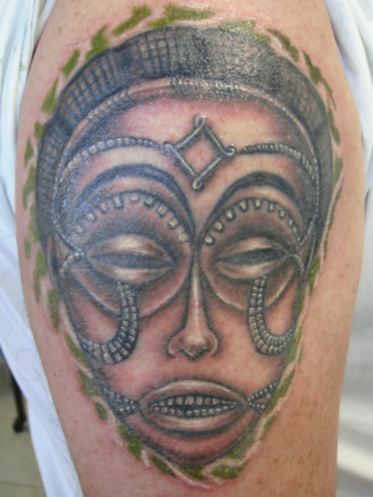 INKUTS: Tattoo - Máscara Africana